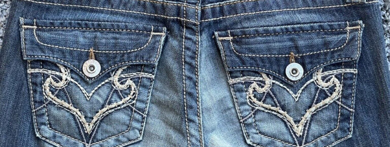 Different Types of Pockets to use In Custom Clothing